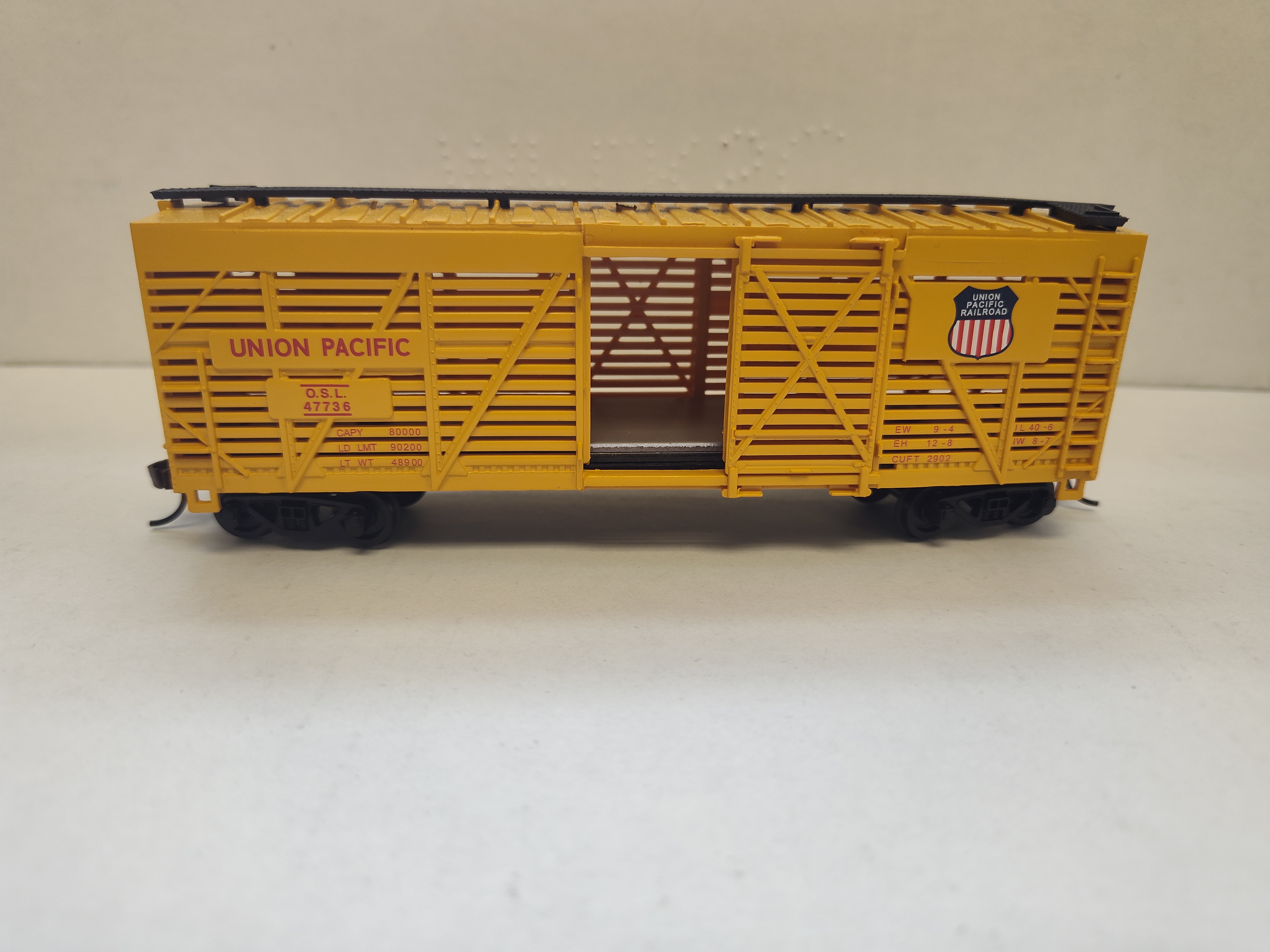 HO Scale Union Pacific 40 ft. Livestock Car #47736 [18949-47736] - $14. ...